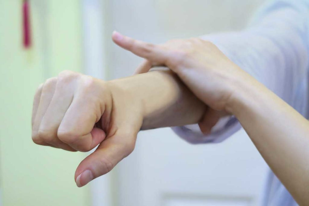 Manual Muscle Testing - Muscle & Joint Clinic